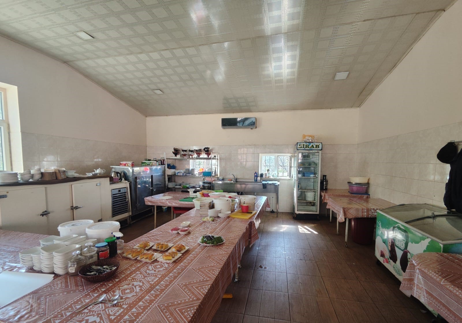 Məşhur “Qurd Qapısı” restoranında ciddi nöqsanlar aşkarlandı